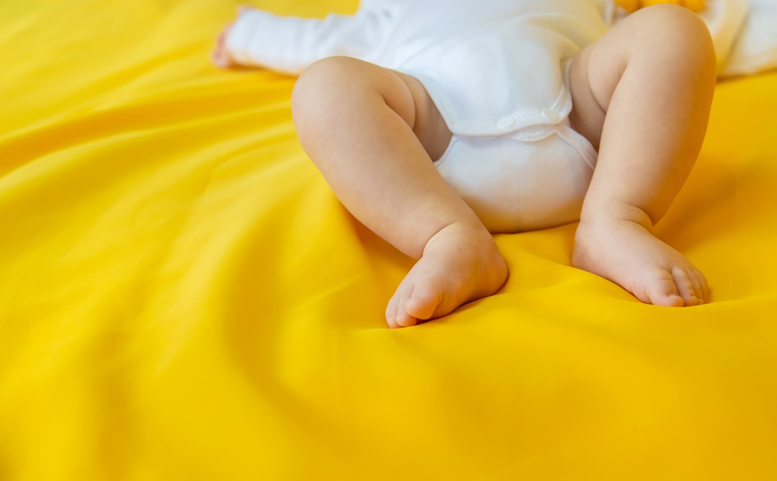 La orina de mi bebé huele mal - ¡Pregunta Mamá!